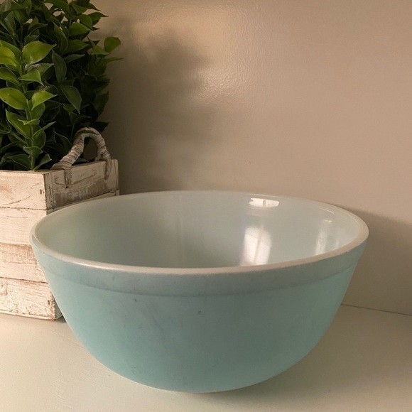 Pyrex | Kitchen | Pyrex Robins Egg Turquoise Blue Mixing Bowl 43 25 ...